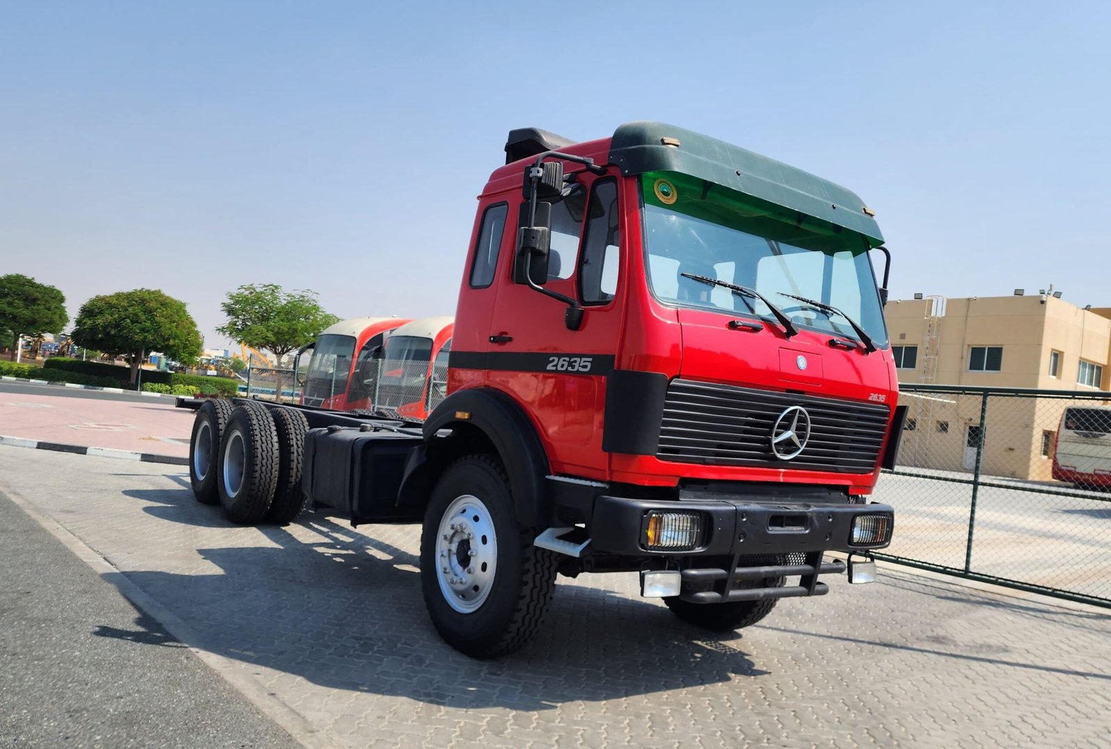 MERCEDES BENZ 2635 CAB CHASSIS TRUCK (6X4). – Zadran Trucks